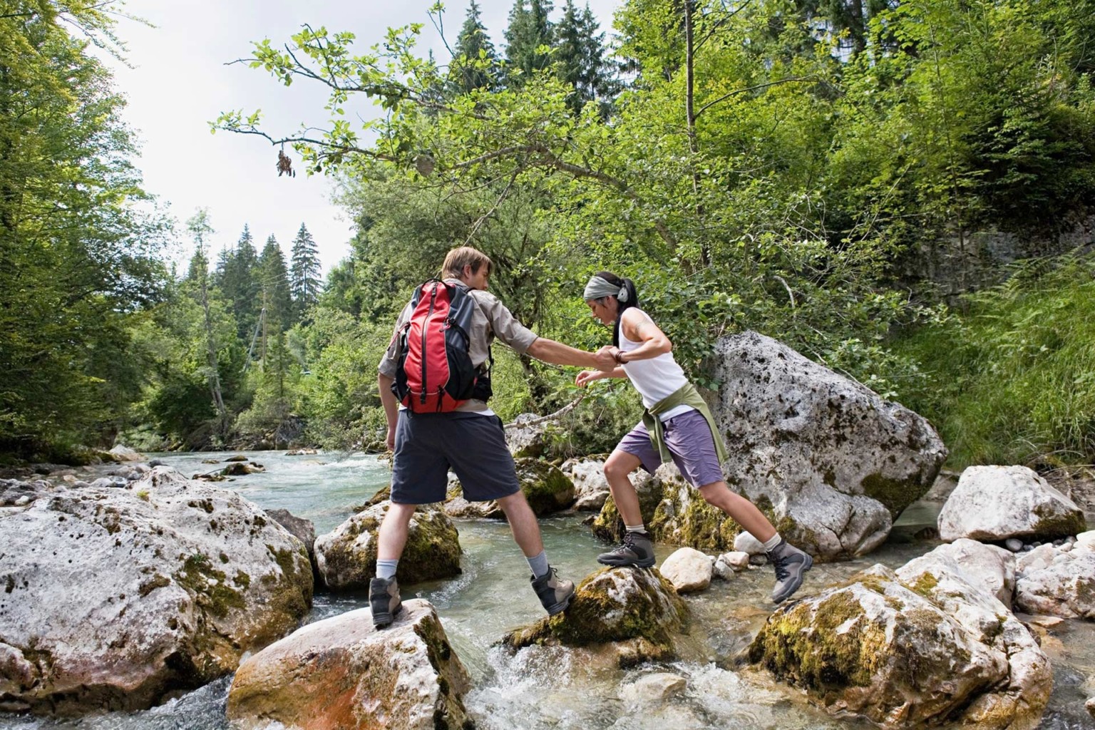 Hi France, le 1er réseau d'Auberges de Jeunesse en France